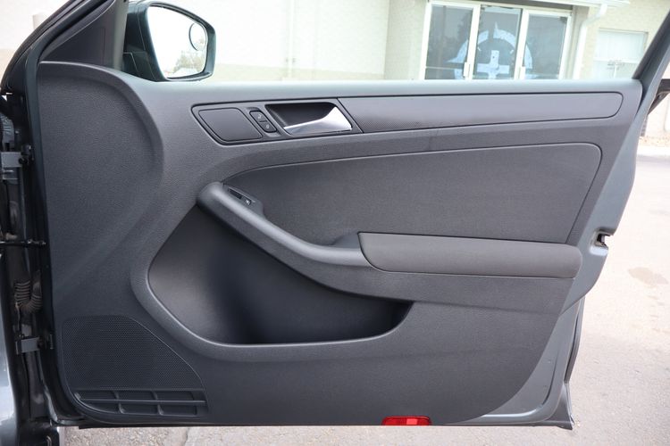 2012 Volkswagen Jetta Base | Victory Motors of Colorado