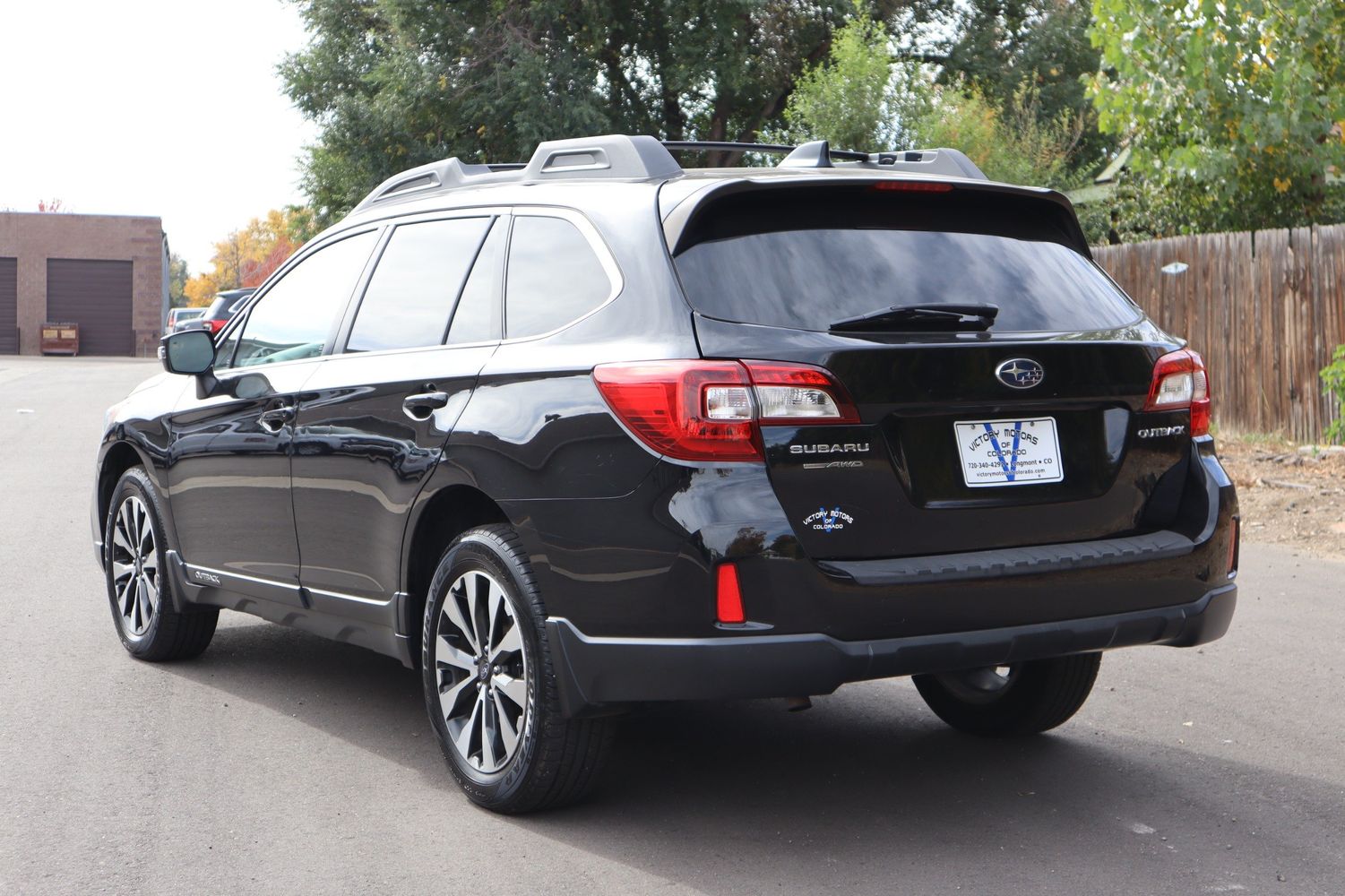 2016 Subaru Outback 2.5i Limited | Victory Motors of Colorado
