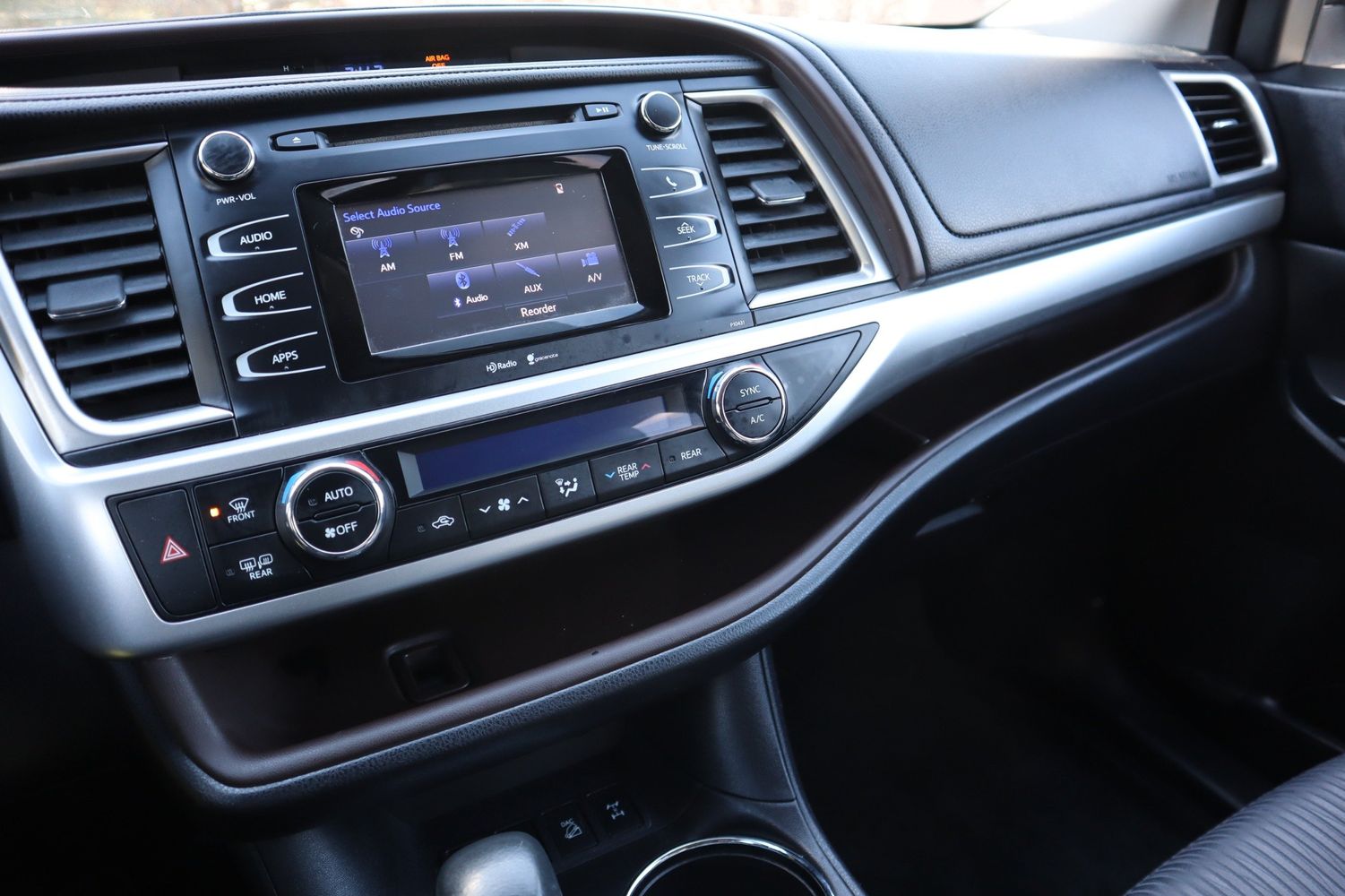 2015 Toyota Highlander LE | Victory Motors of Colorado