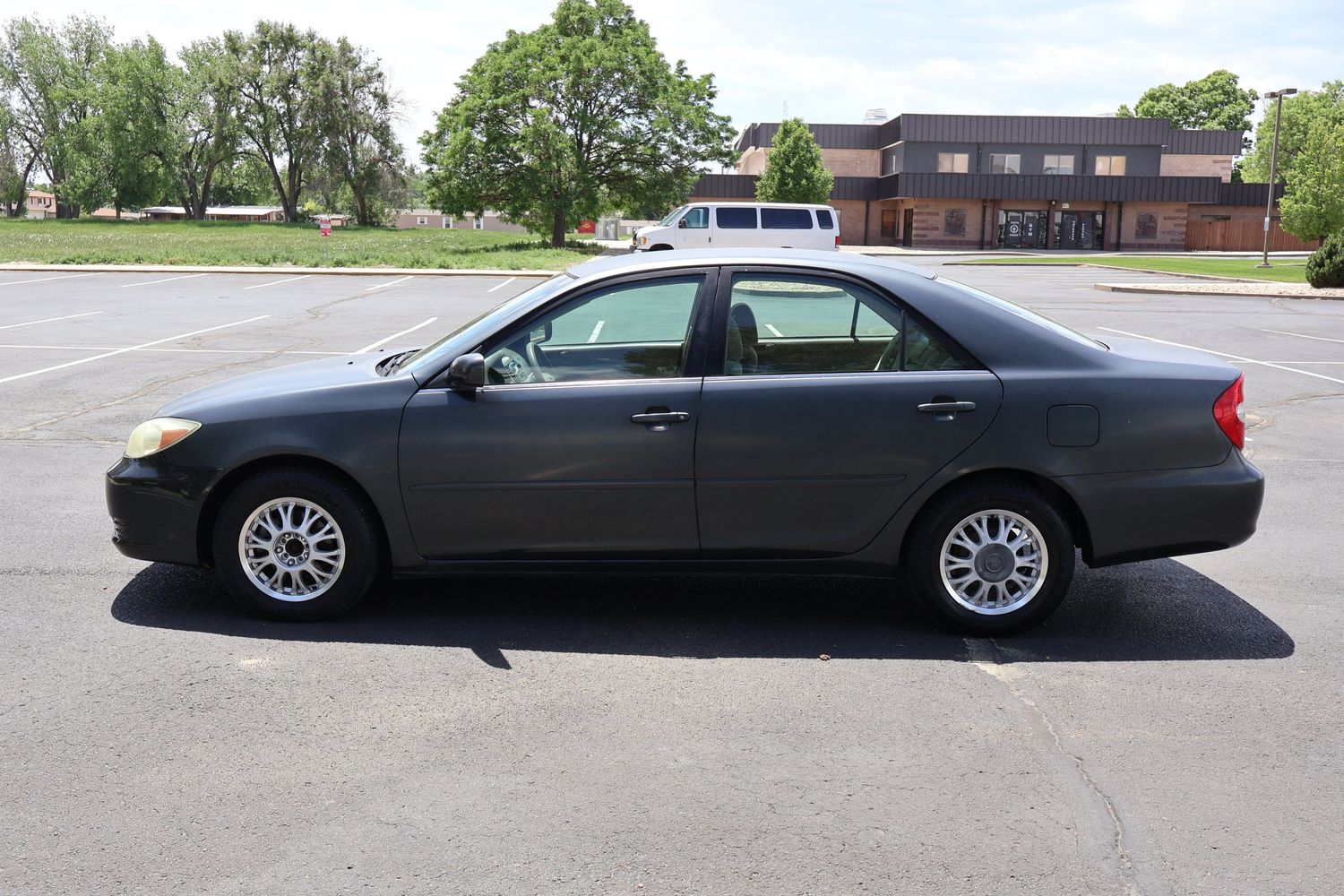 2002 Toyota Camry SE | Victory Motors of Colorado