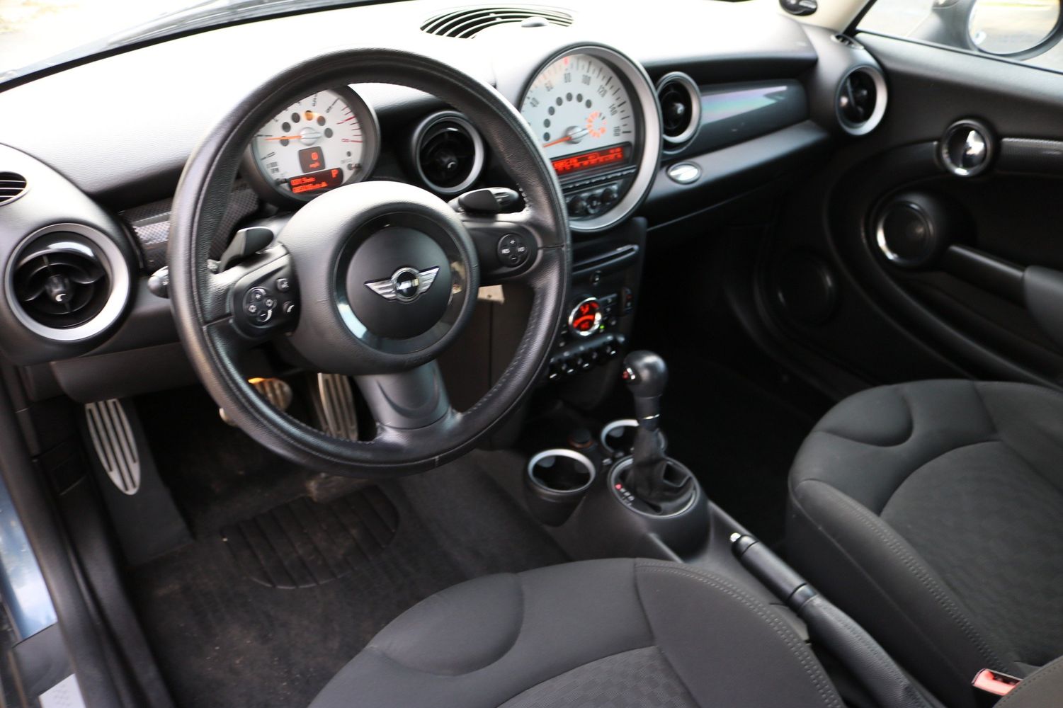 2011 Mini Cooper Interior