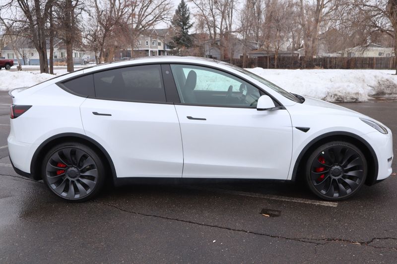 2022 Tesla Model Y Photos