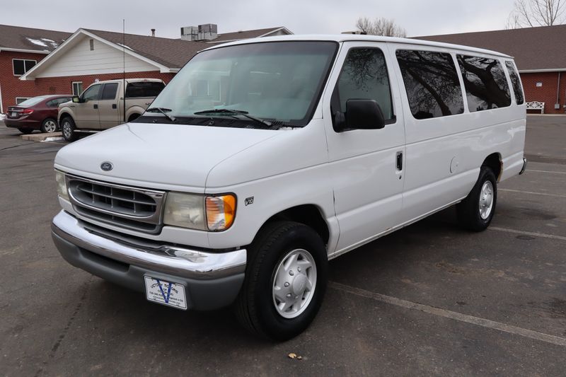 2001 Ford E-350 Photos