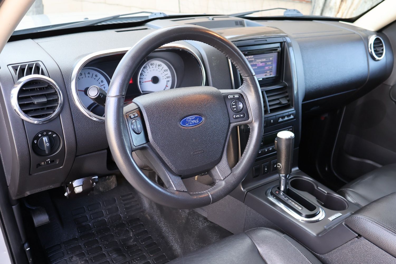 2010 Ford Explorer Sport Trac Limited | Victory Motors of Colorado