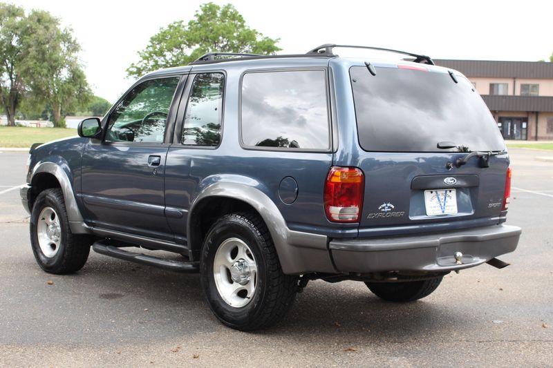 1999 Ford Explorer Photos