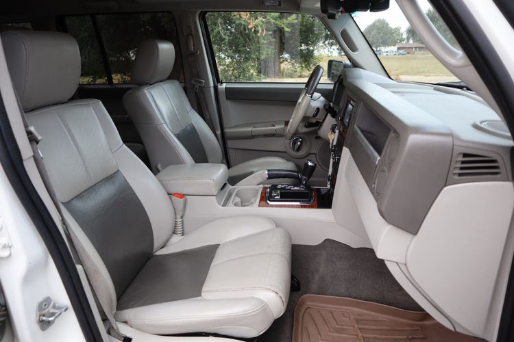 2008 Jeep Commander Limited | Victory Motors of Colorado