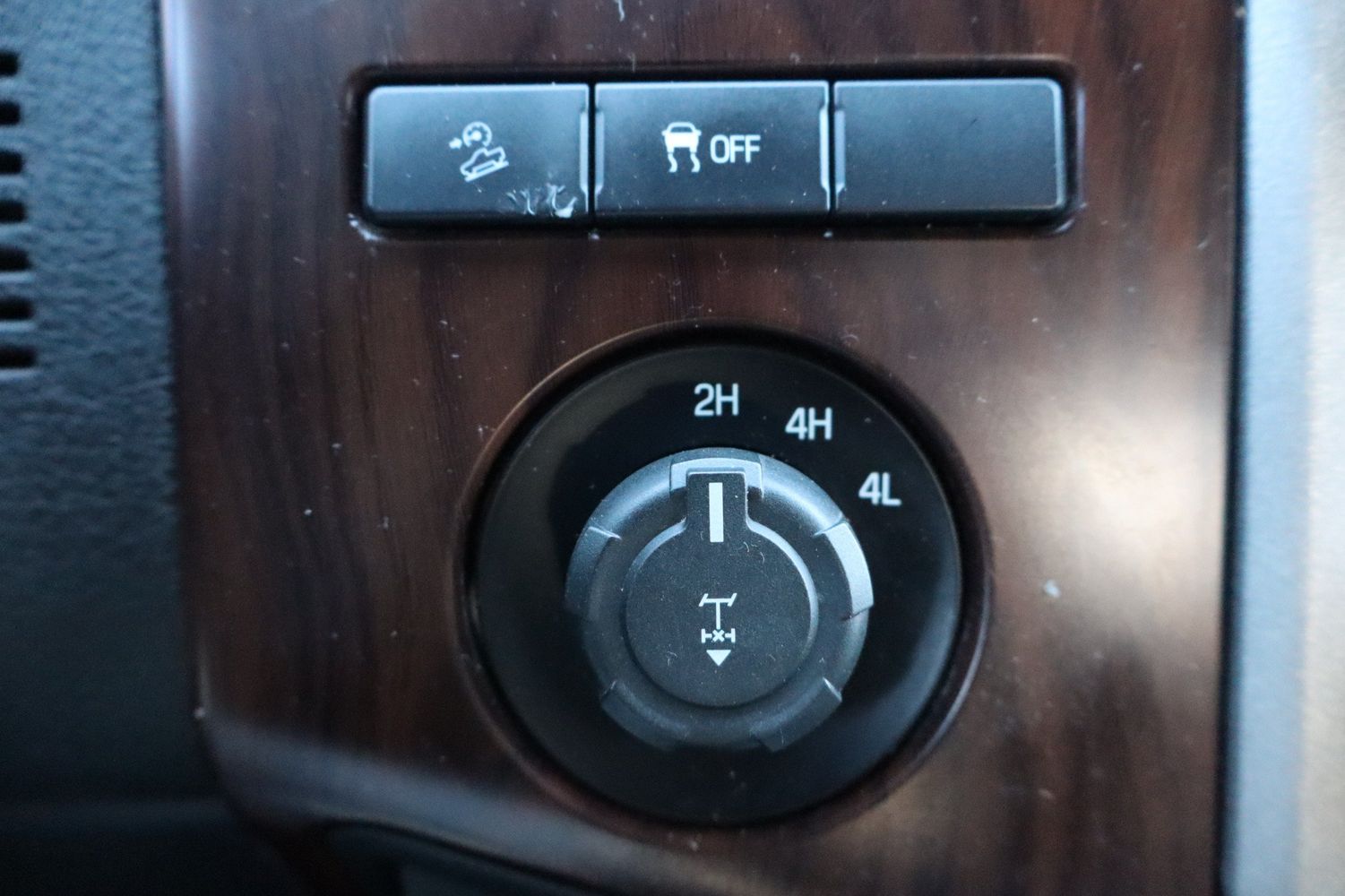 2016 Ford F-350 Super Duty Lariat | Victory Motors of Colorado