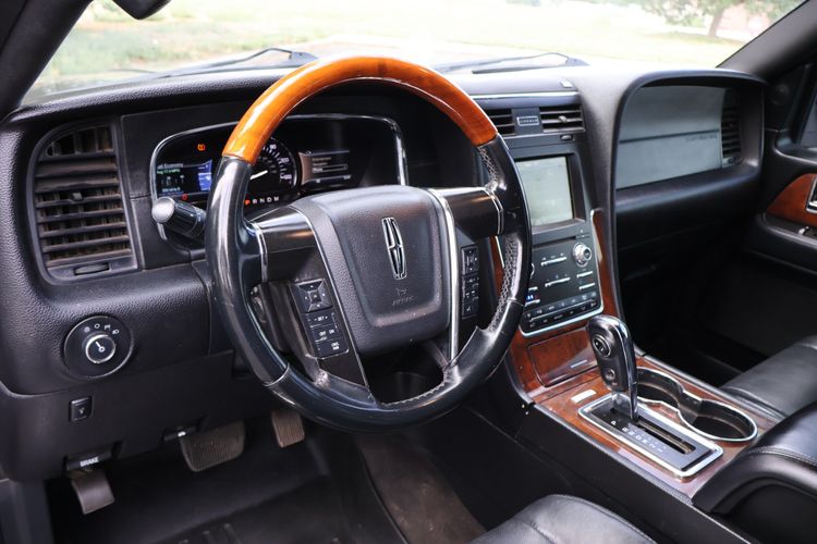 2015 Lincoln Navigator | Victory Motors of Colorado