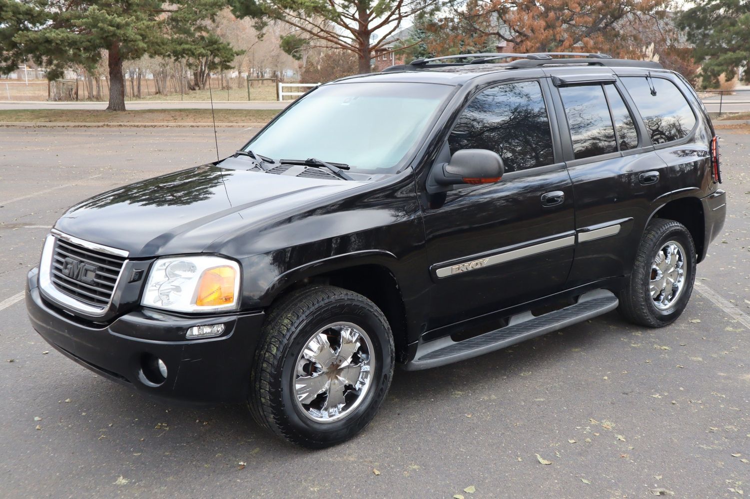 2002 GMC Envoy SLE | Victory Motors of Colorado