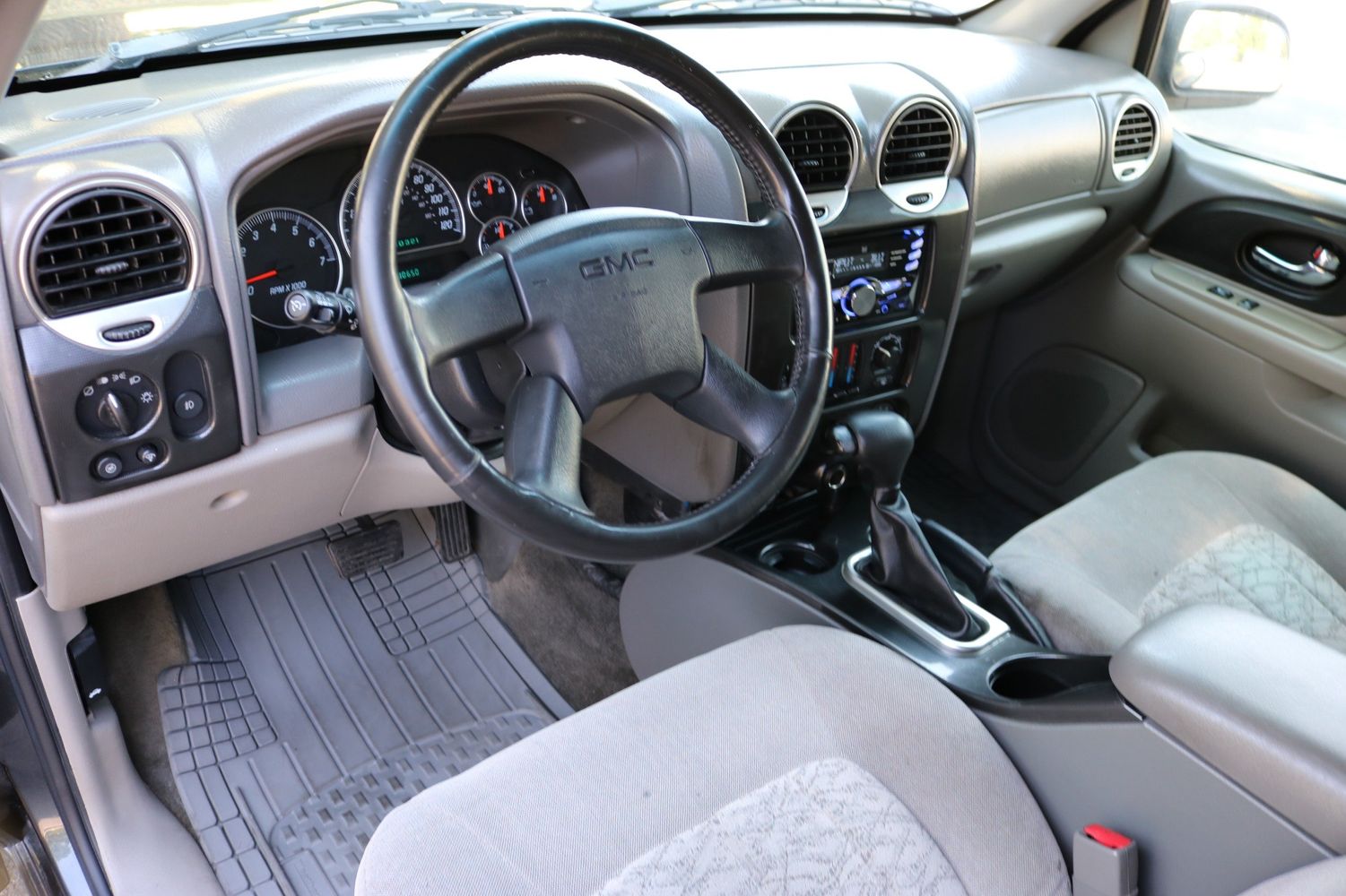 2004 GMC Envoy SLE | Victory Motors of Colorado