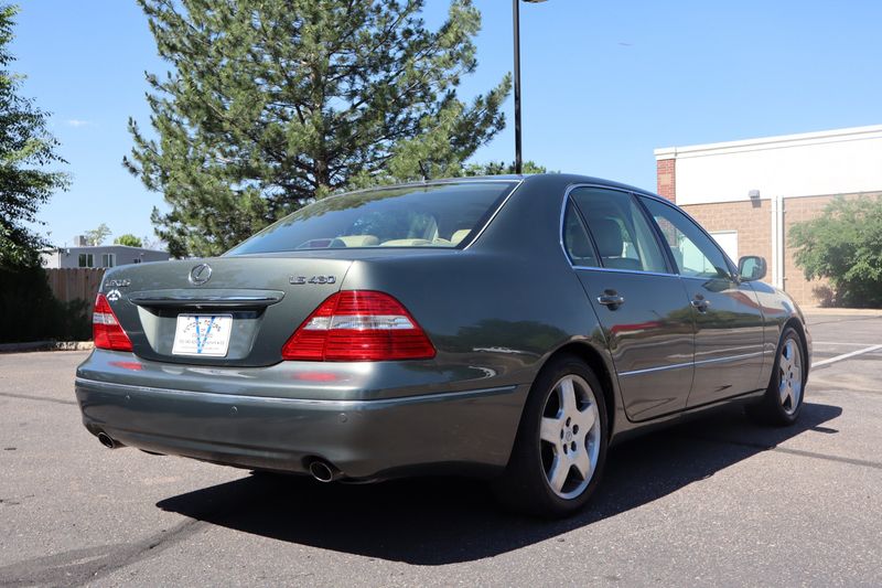 2004 Lexus LS 430 Photos