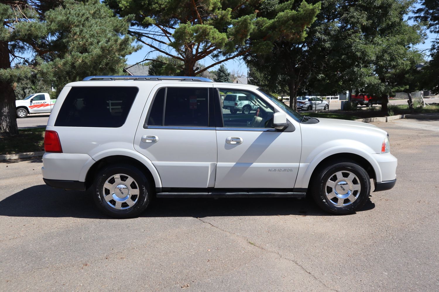 2006 Lincoln Navigator Luxury | Victory Motors of Colorado