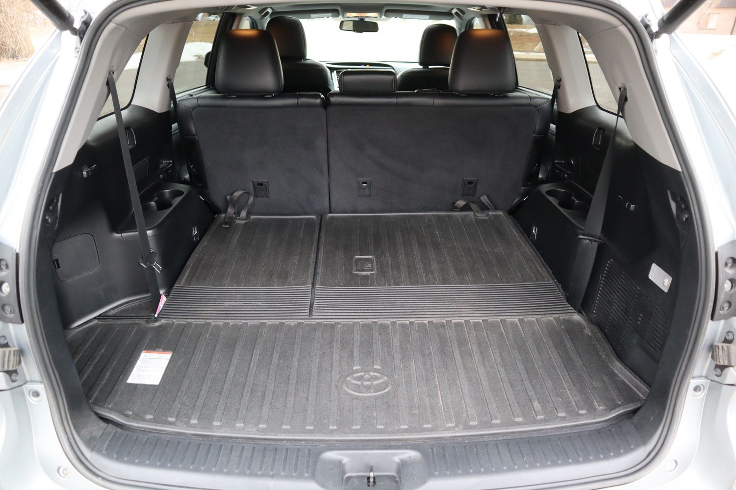 2016 Toyota Highlander XLE | Victory Motors of Colorado