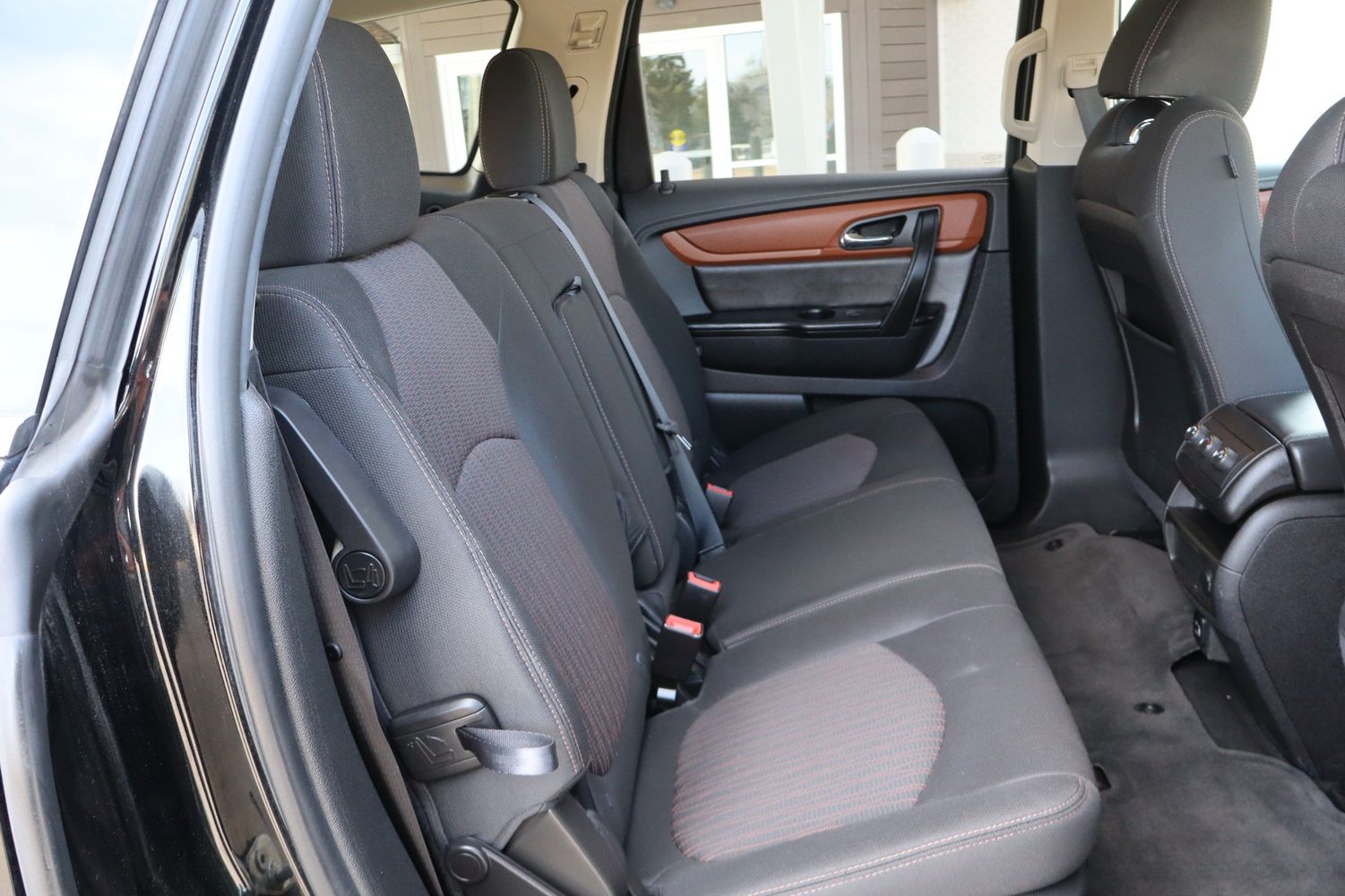 2017 Chevrolet Traverse LT | Victory Motors of Colorado