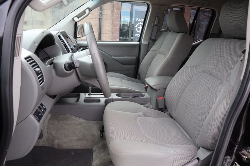 2016 Nissan Frontier Photos