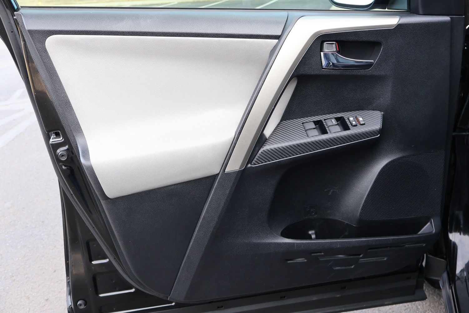 2014 Toyota RAV4 XLE | Victory Motors of Colorado