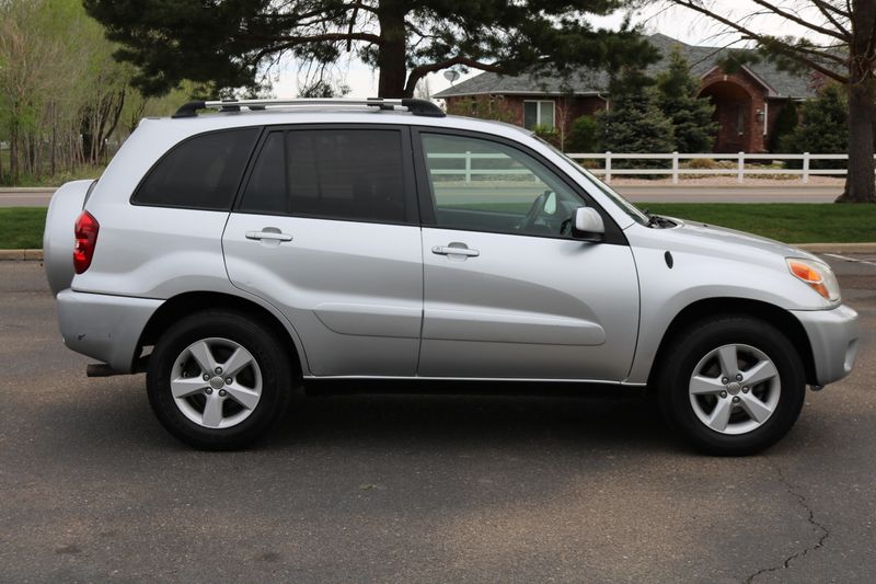 2005 Toyota RAV4 Photos