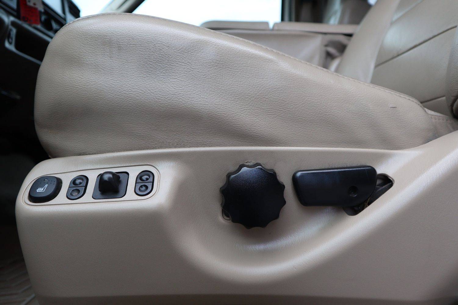 2004 Ford F-350 Super Duty Lariat | Victory Motors of Colorado