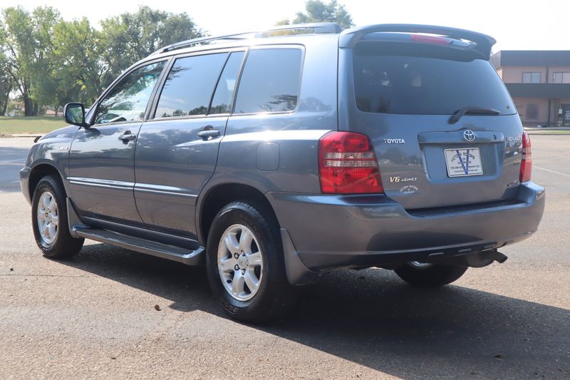 2002 Toyota Highlander Photos