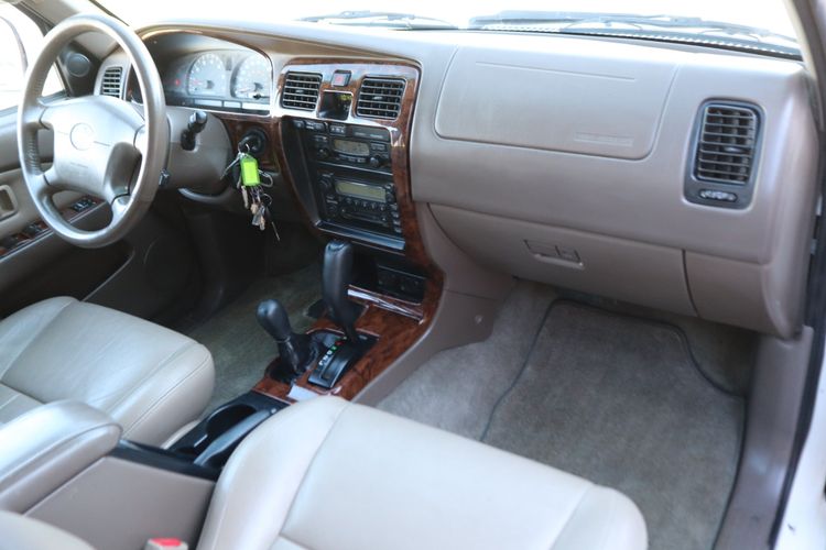 2000 Toyota 4Runner Limited | Victory Motors of Colorado