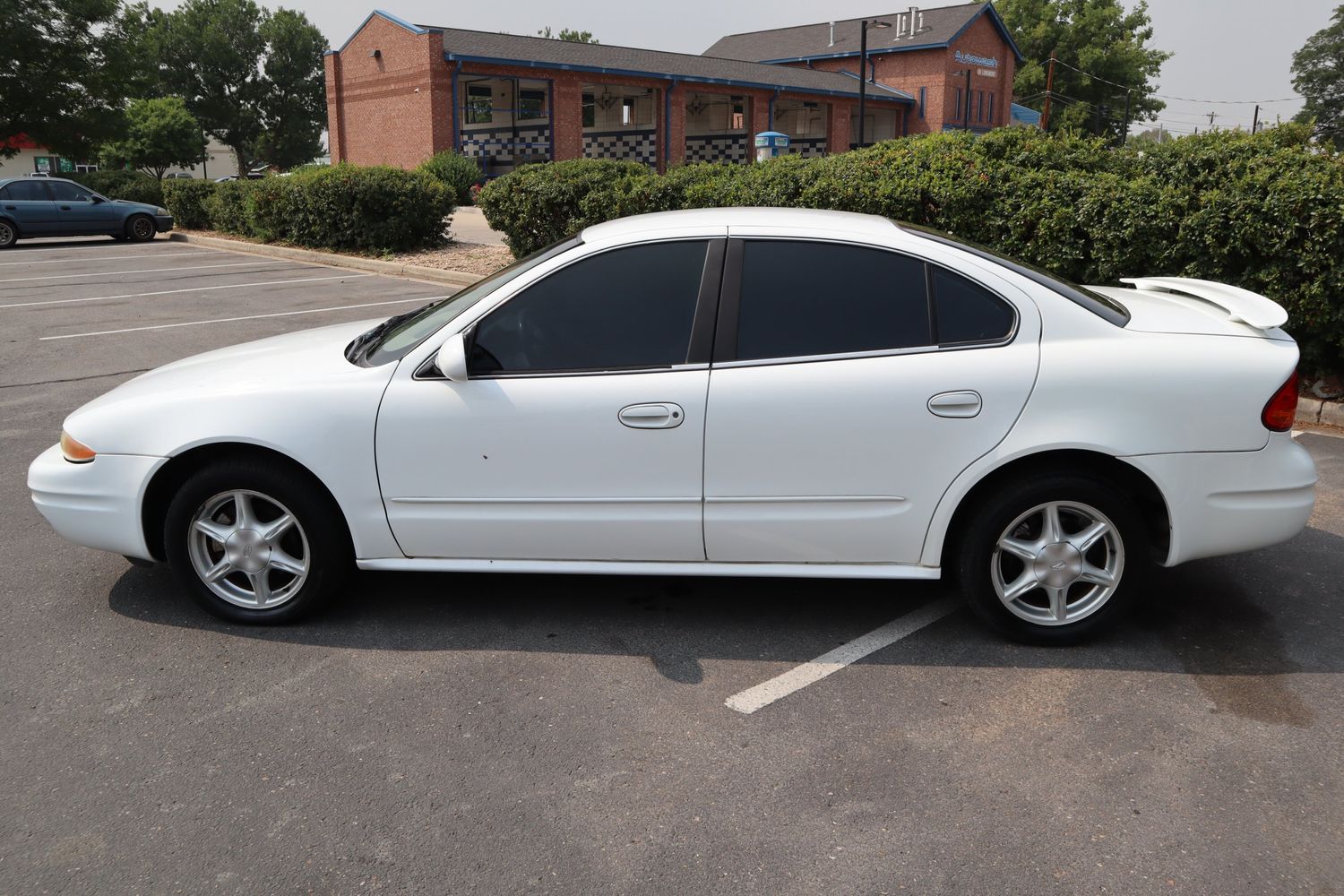 2002 Oldsmobile Alero GL | Victory Motors of Colorado