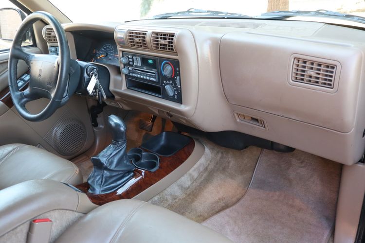 1996 Oldsmobile Bravada Base | Victory Motors of Colorado