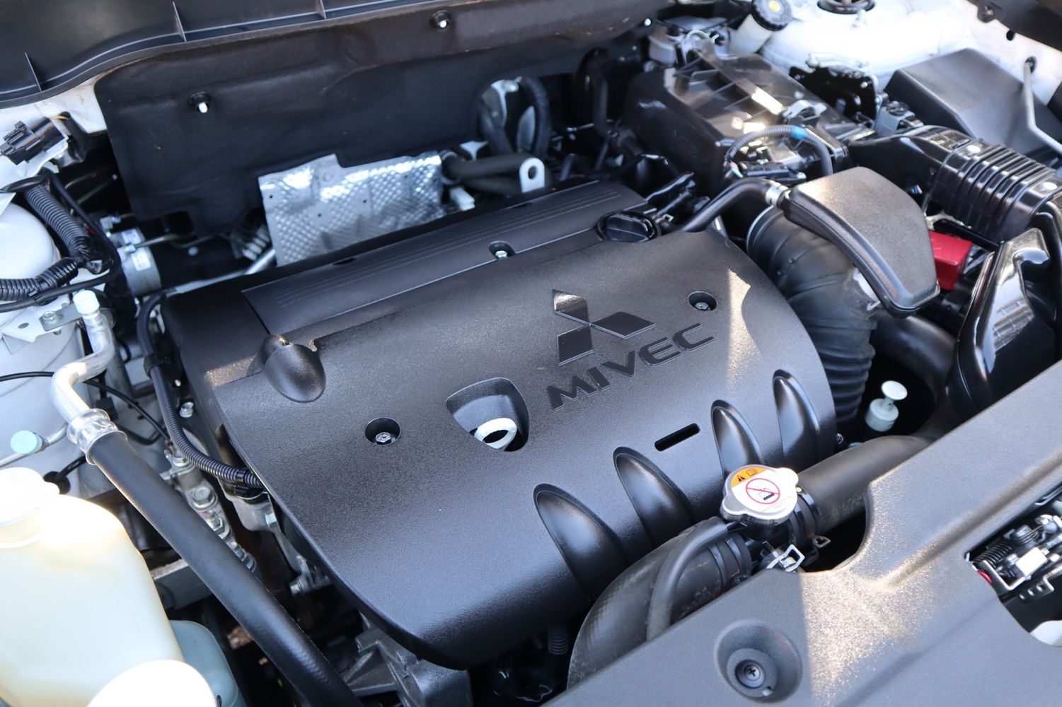 2015 Mitsubishi Outlander Sport 2.4 ES | Victory Motors of Colorado