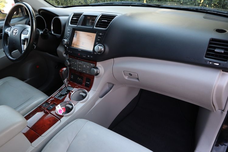 2012 Toyota Highlander Limited | Victory Motors of Colorado