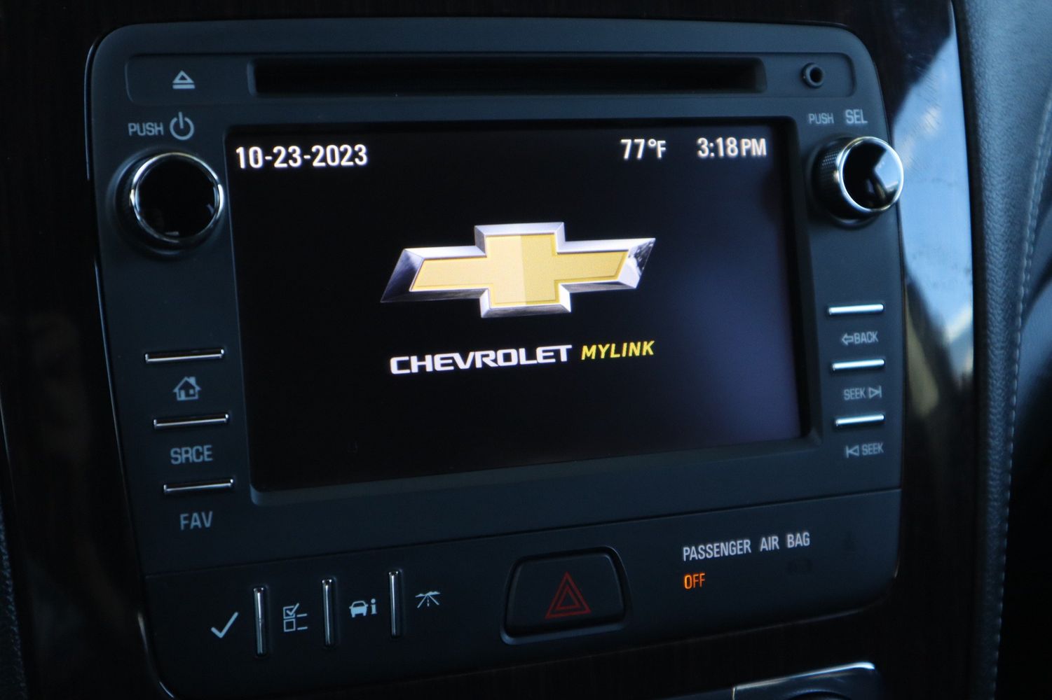 2017 Chevrolet Traverse LT | Victory Motors of Colorado