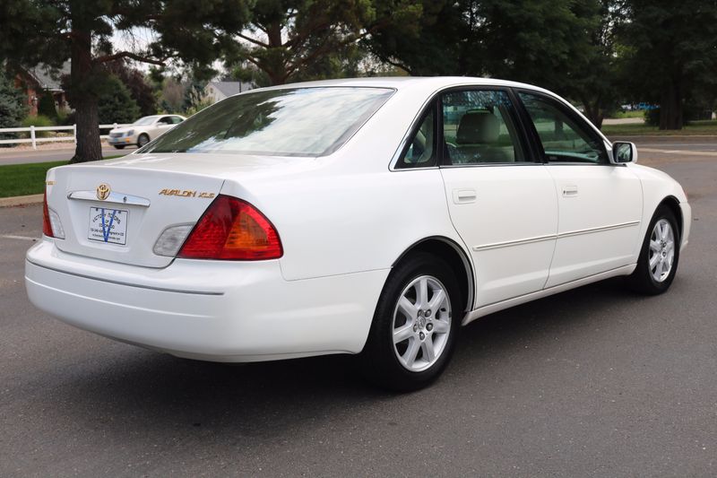 2002 Toyota Avalon Photos