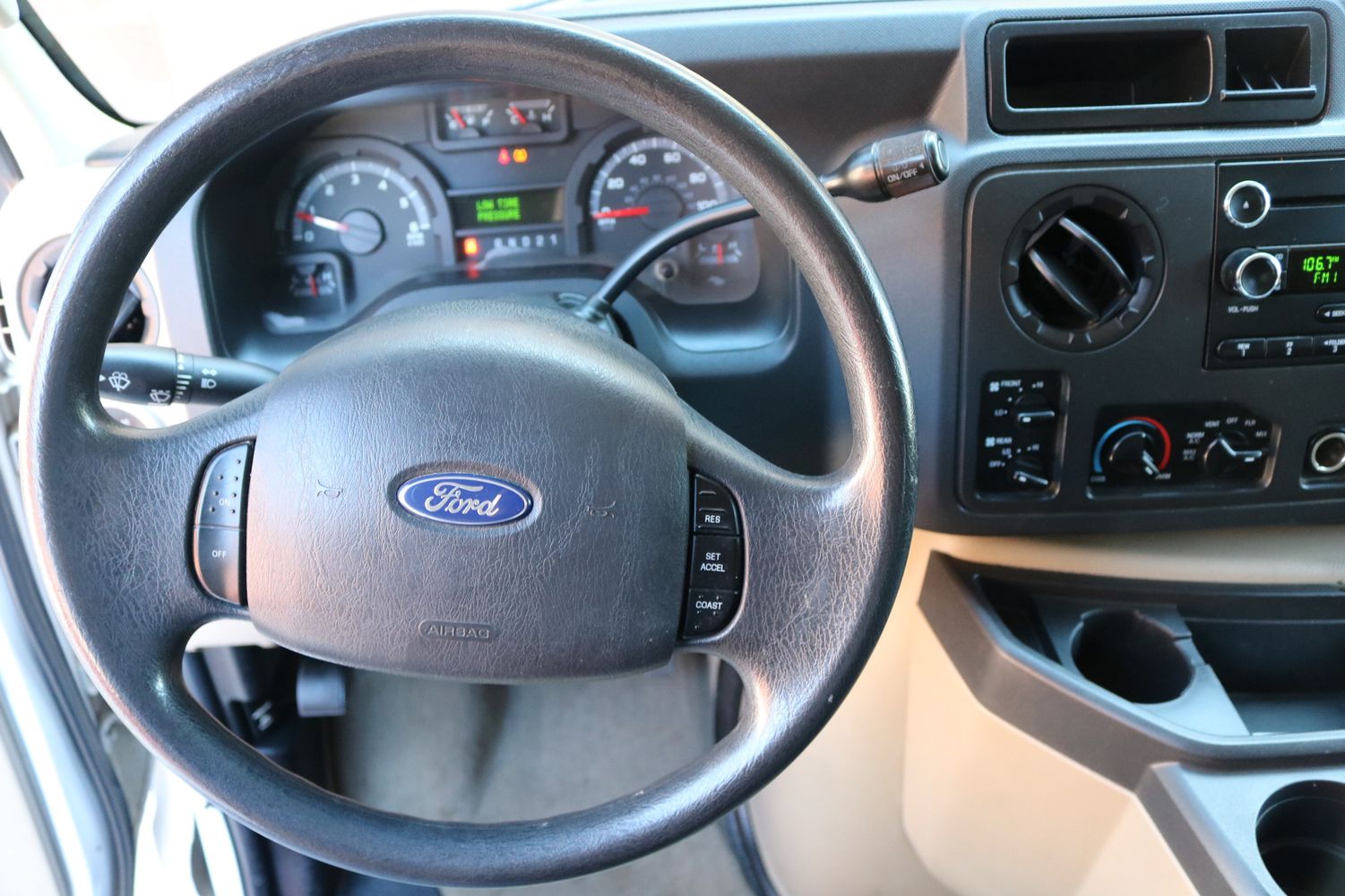 2009 Ford E-350 E-Series | Victory Motors of Colorado