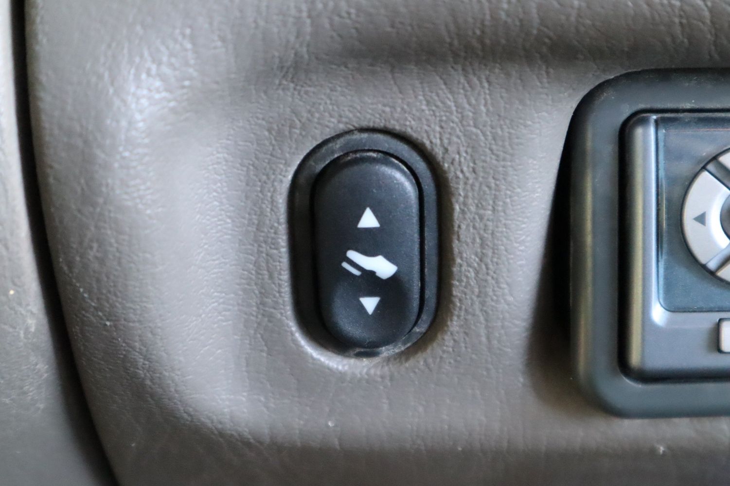 2003 Ford Excursion Eddie Bauer | Victory Motors of Colorado