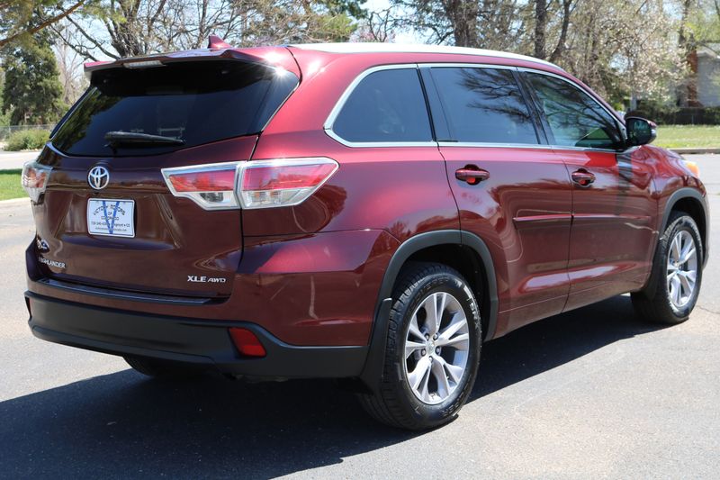 2014 Toyota Highlander Photos