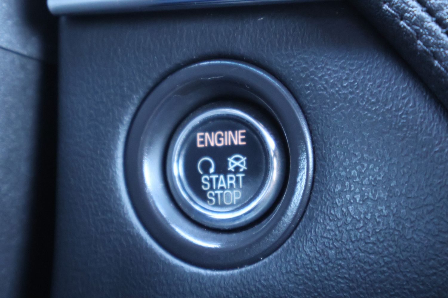 2013 Lincoln MKS EcoBoost | Victory Motors of Colorado