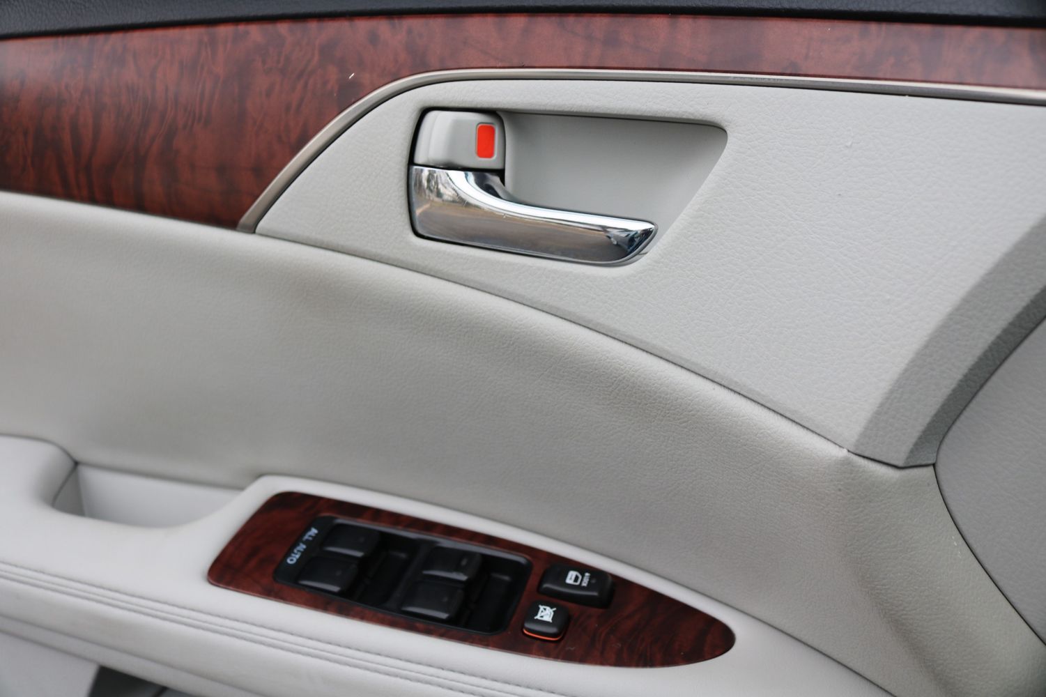 2011 Toyota Avalon Limited | Victory Motors of Colorado