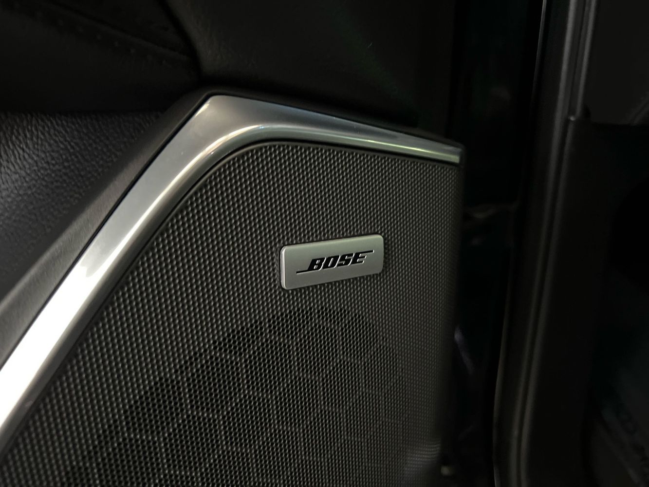 2011 INFINITI M56 x | Victory Motors of Colorado