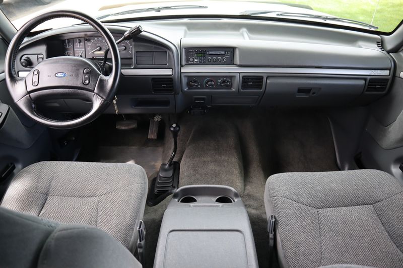 1992 Ford F-150 Photos