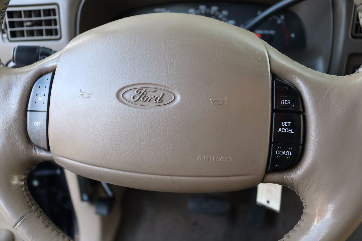 2000 Ford Excursion Limited | Victory Motors of Colorado