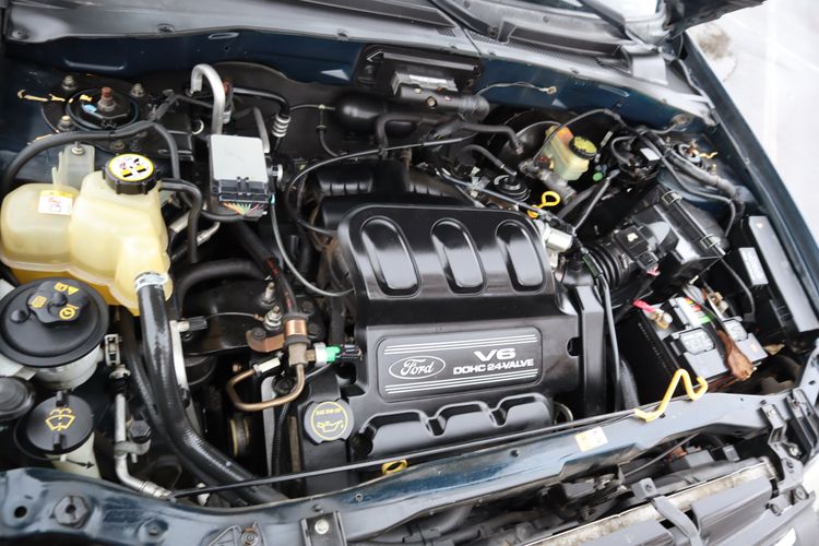 2001 Ford Escape XLT | Victory Motors of Colorado