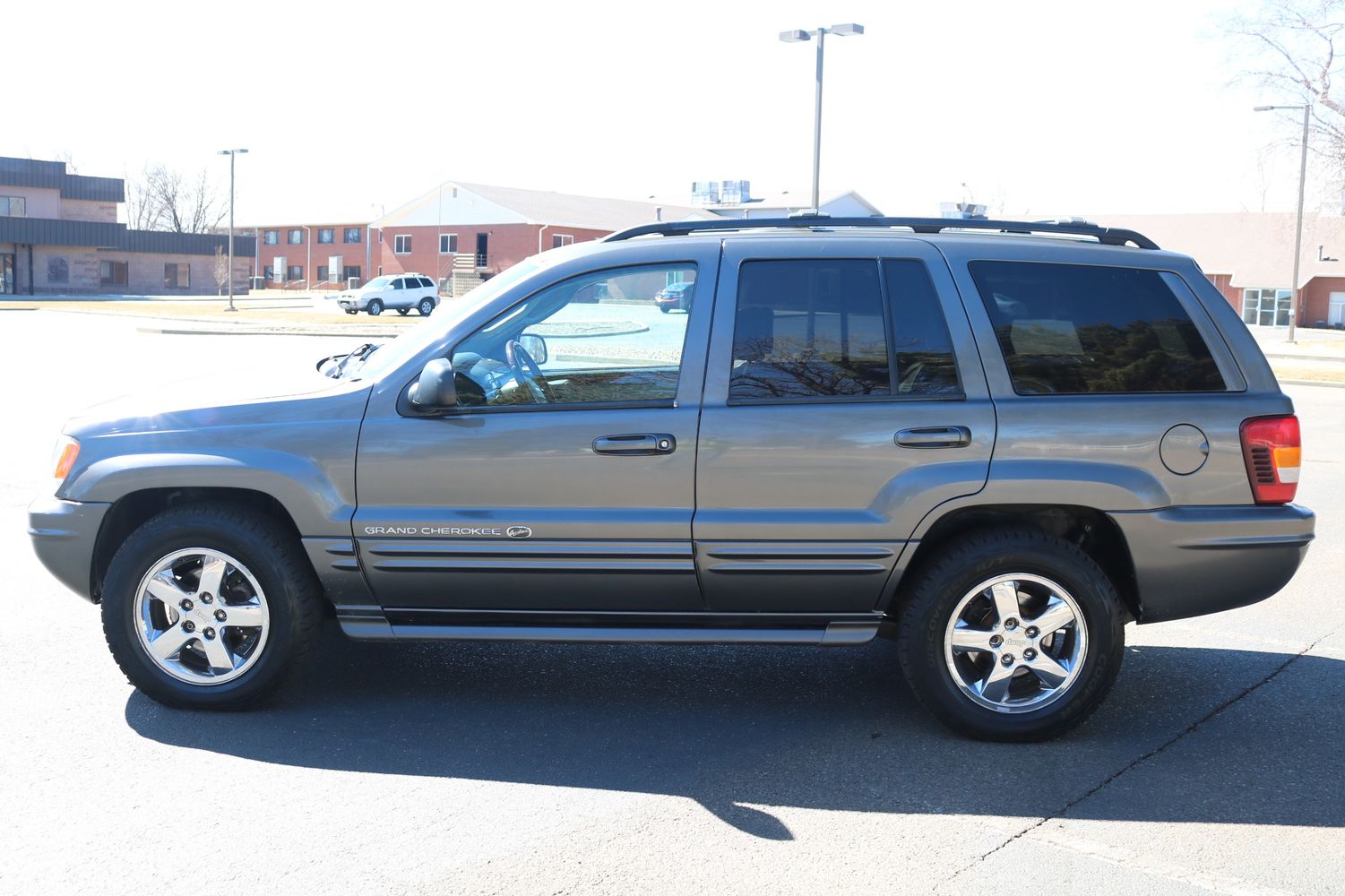 2003 Jeep Grand Cherokee Overland | Victory Motors of Colorado