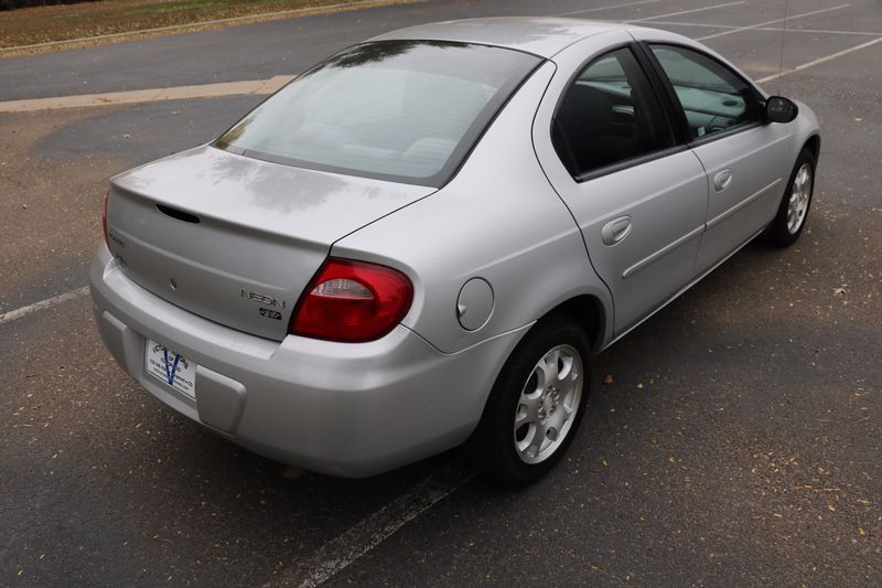 2004 Dodge Neon Photos
