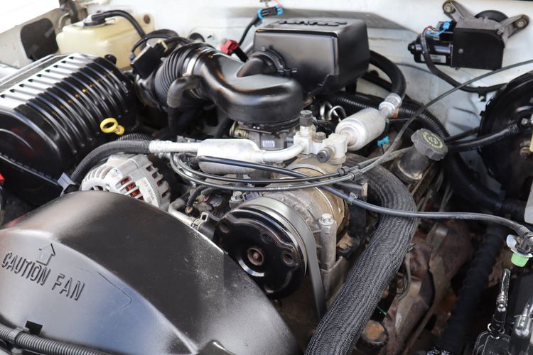 1998 GMC Suburban K1500 | Victory Motors of Colorado