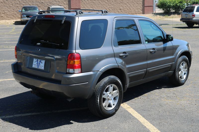 2004 Ford Escape Photos