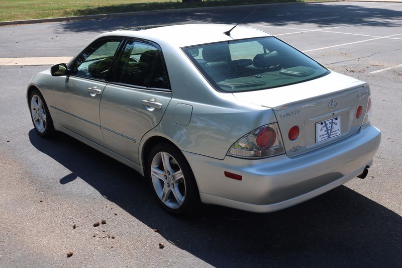 2003 Lexus IS 300 Photos