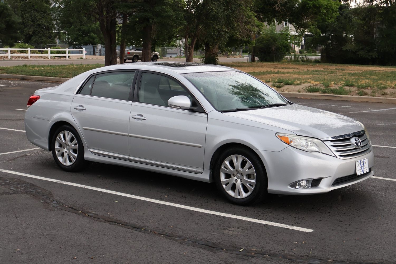 2011 Toyota Avalon Limited | Victory Motors of Colorado