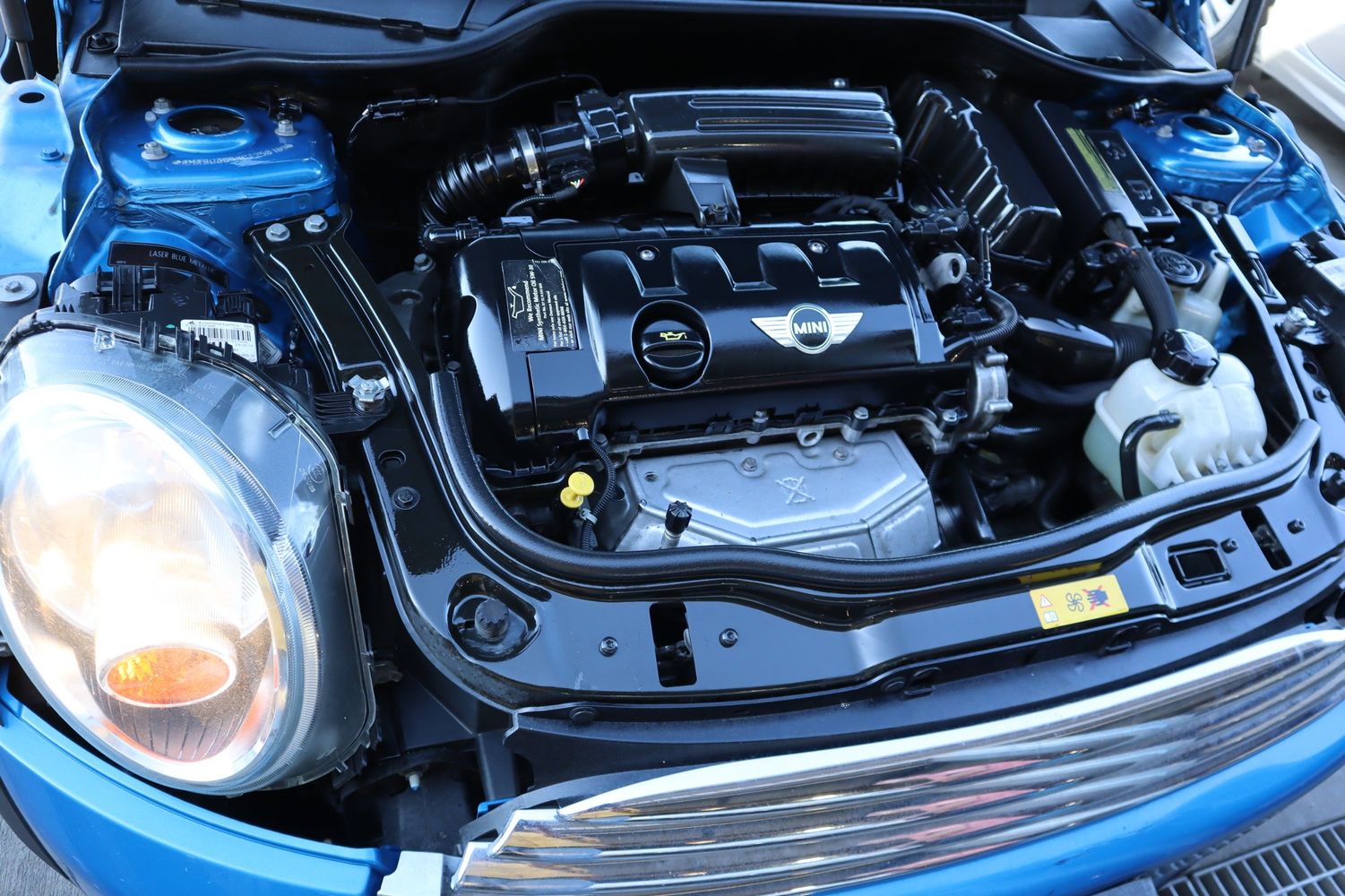 2012 MINI Cooper Hardtop Base | Victory Motors of Colorado