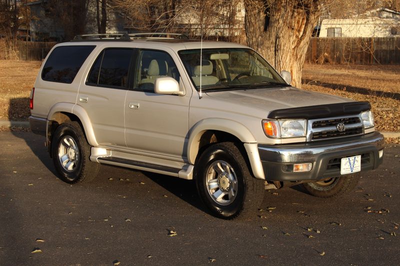 2000 Toyota 4Runner Photos