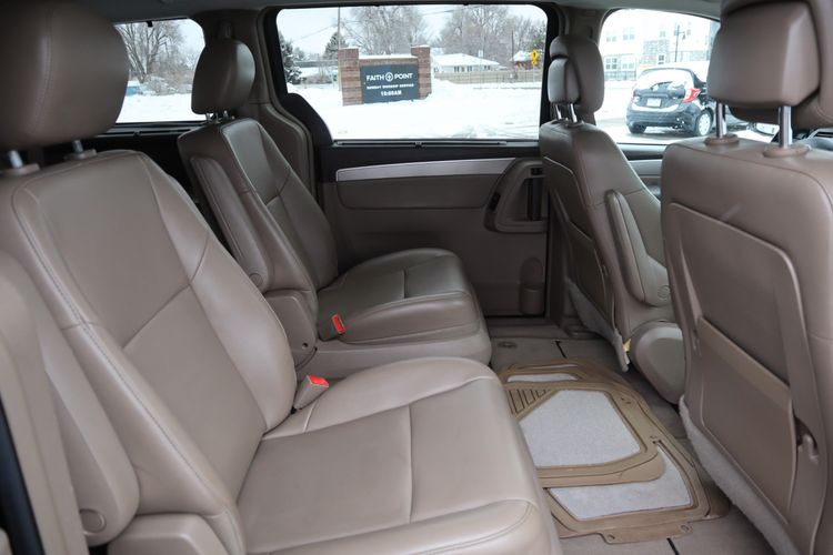 2012 Volkswagen Routan SE | Victory Motors of Colorado