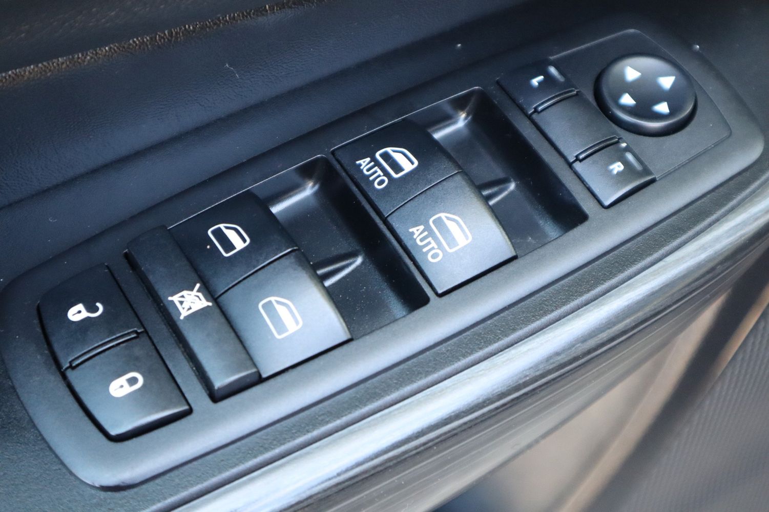 2014 Jeep Cherokee Limited | Victory Motors of Colorado