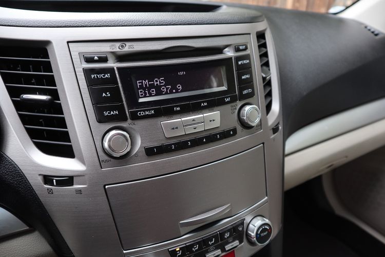 2012 Subaru Outback 2.5i Premium | Victory Motors of Colorado